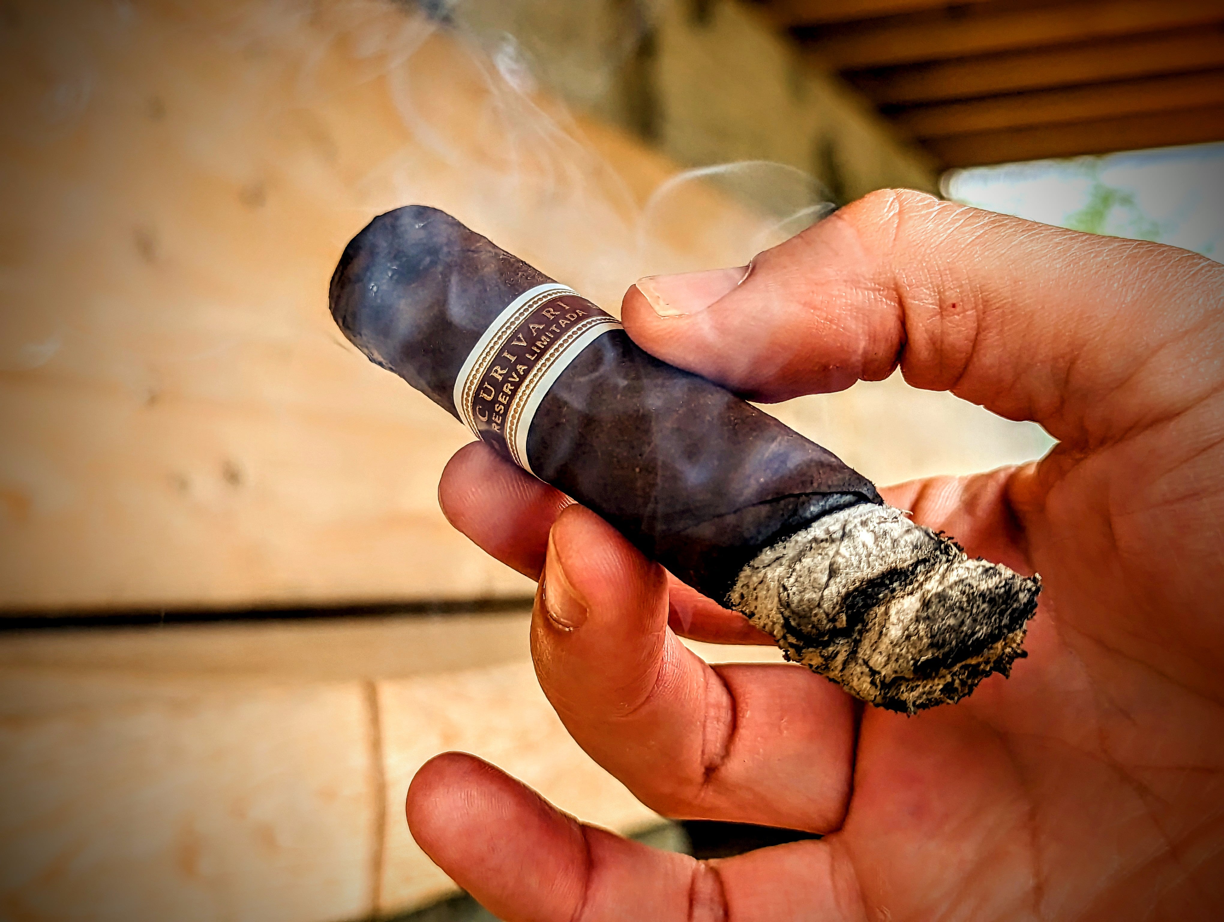 Curivari "Reserva Limitada Cafe Noir 56" Review: Cashew Fudge Fever ...