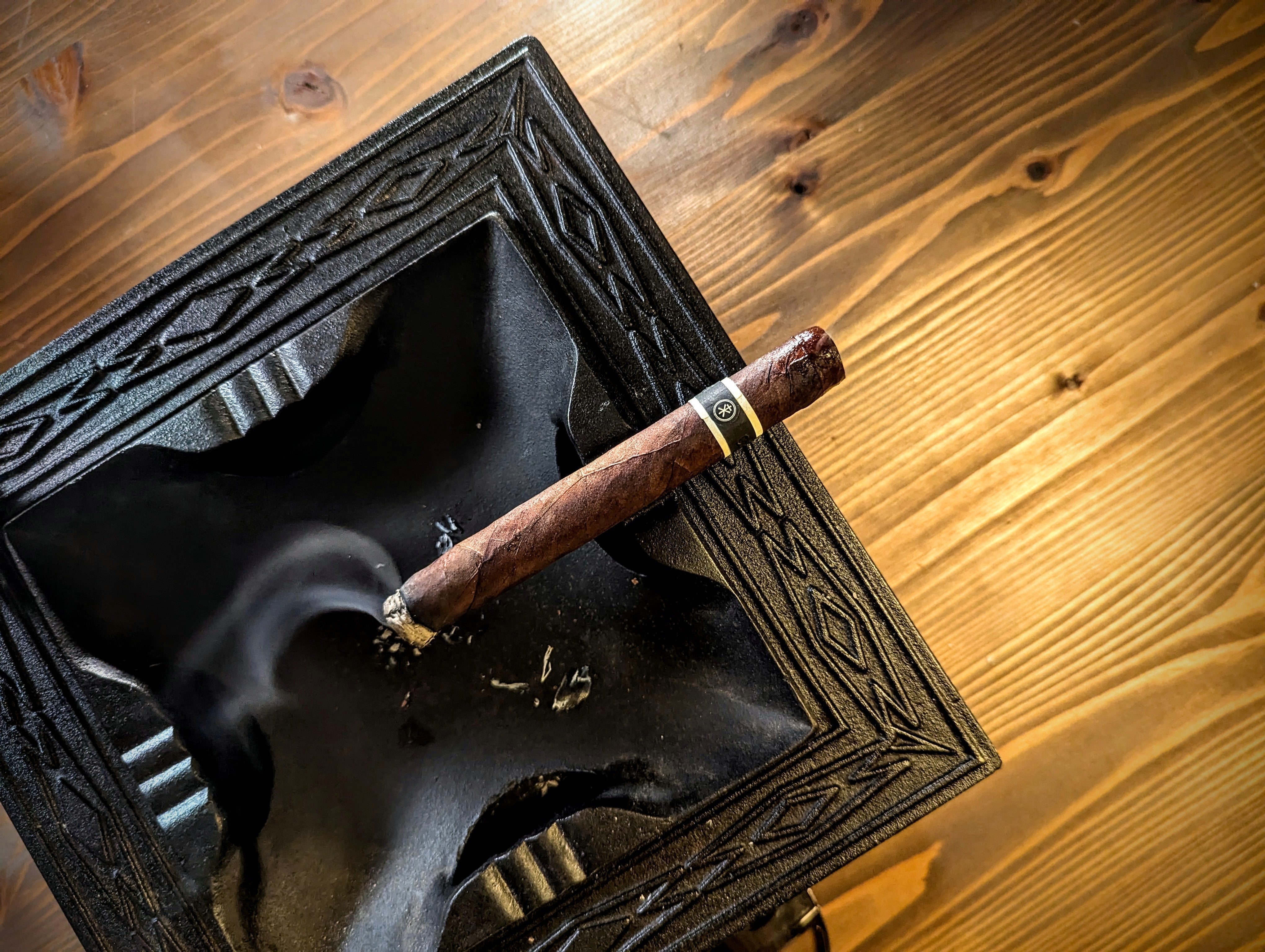RoMa Craft Tobac "CroMagnon" Review: Original Connecticut Broadleaf ...