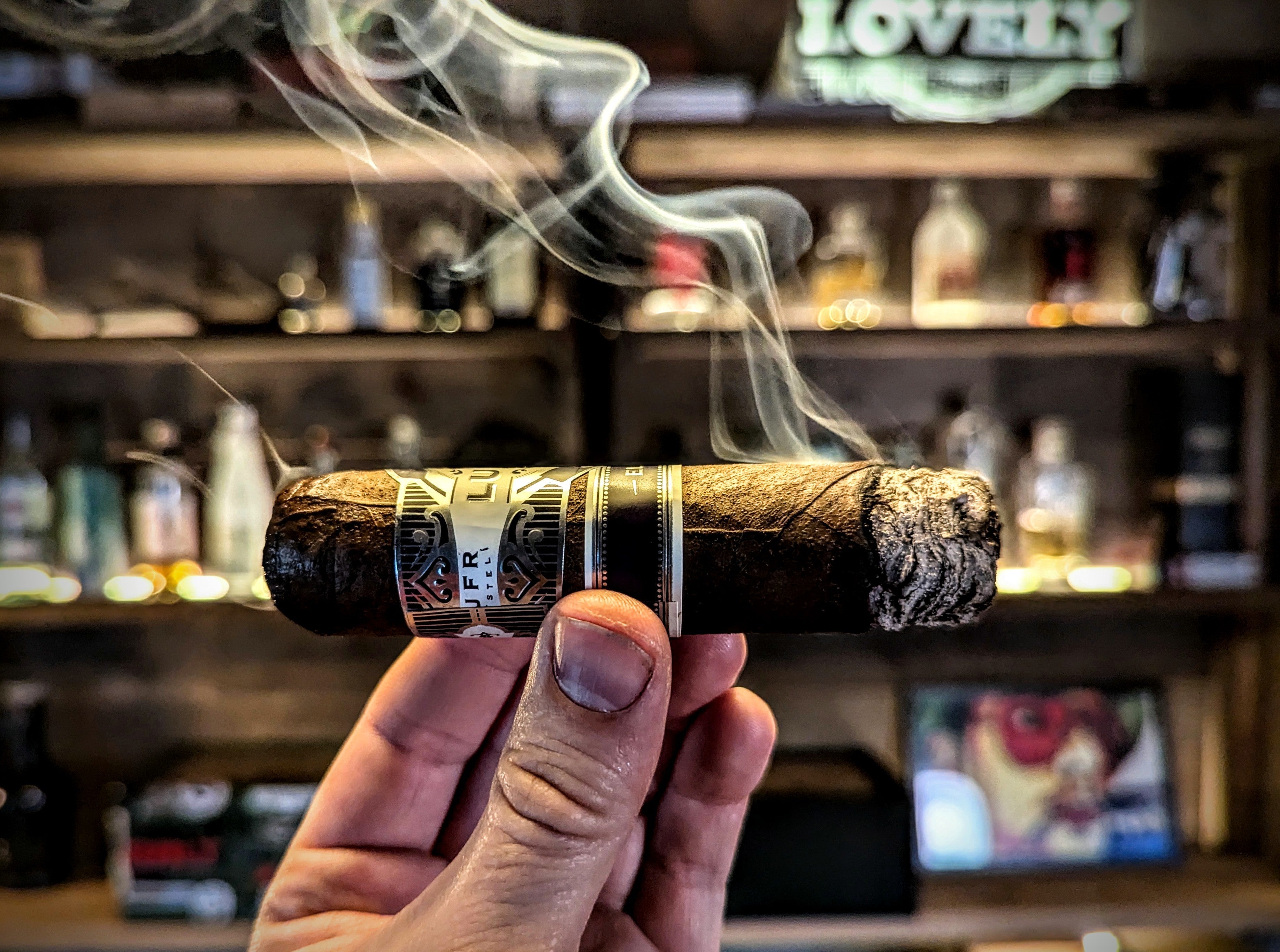 JFR "Lunatic Maduro El Chiquito" Review: Short, Fat Chocolate Bar Cigar ...