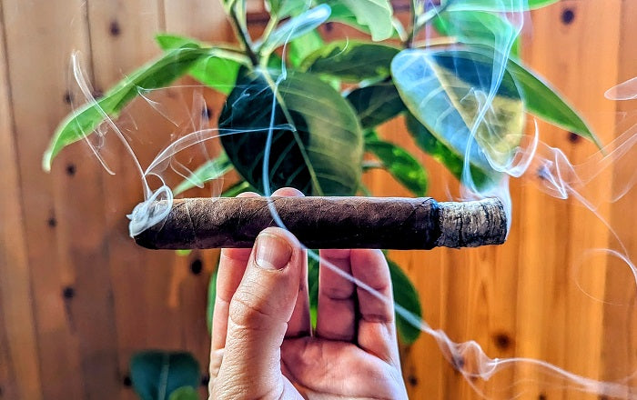 Rocky Patel "The Edge Barrel-Aged Black" Review – Klaro Cigars